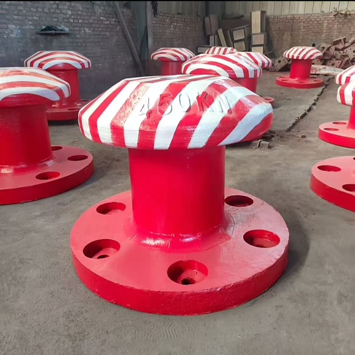 450KN Pillar Type Cast Iron Mooring Bitt Port Bollard Polished Mooring ...