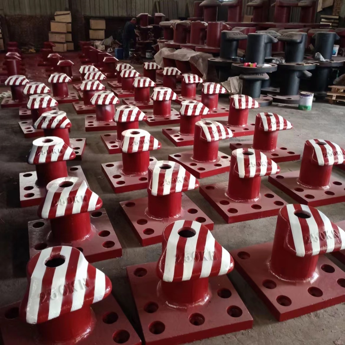 250KN Tee Type Cast Iron HT200 Mooring Bollards Yacht Bollard Polished ...
