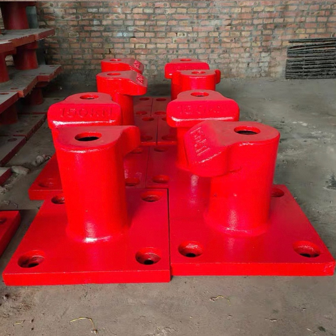 150KN Cast Iron T Type Maritime International Bollards Port Bollard ...