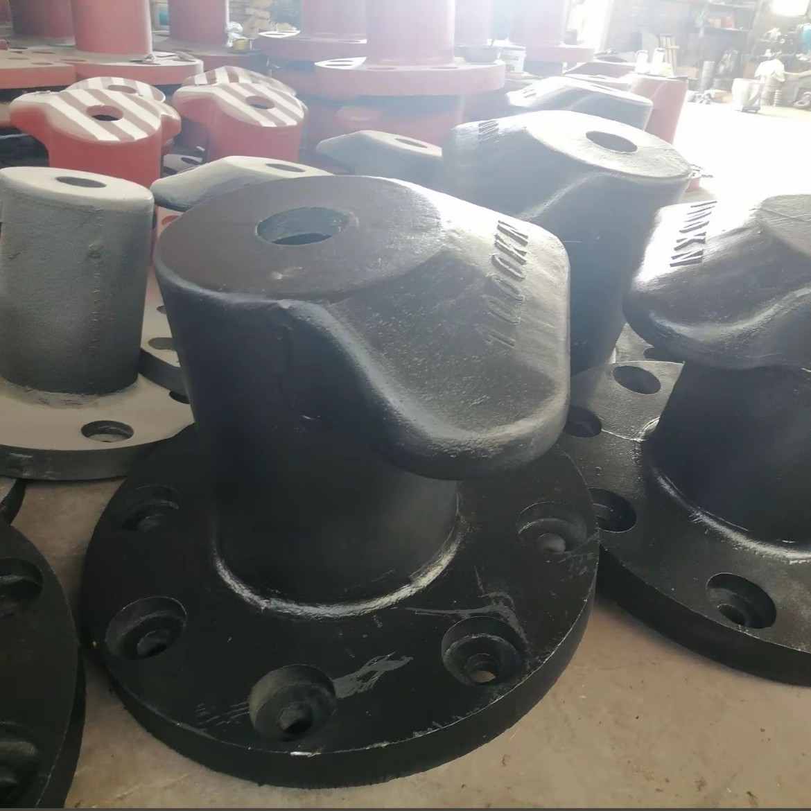 1000KN T Head Cast Iron HT200 Ship's Bollard Boat Mooring Bollards ...
